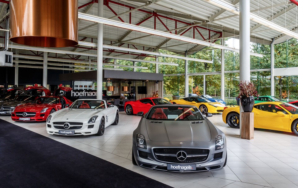 Exclusieve auto dealer Hoefnagels - Official website